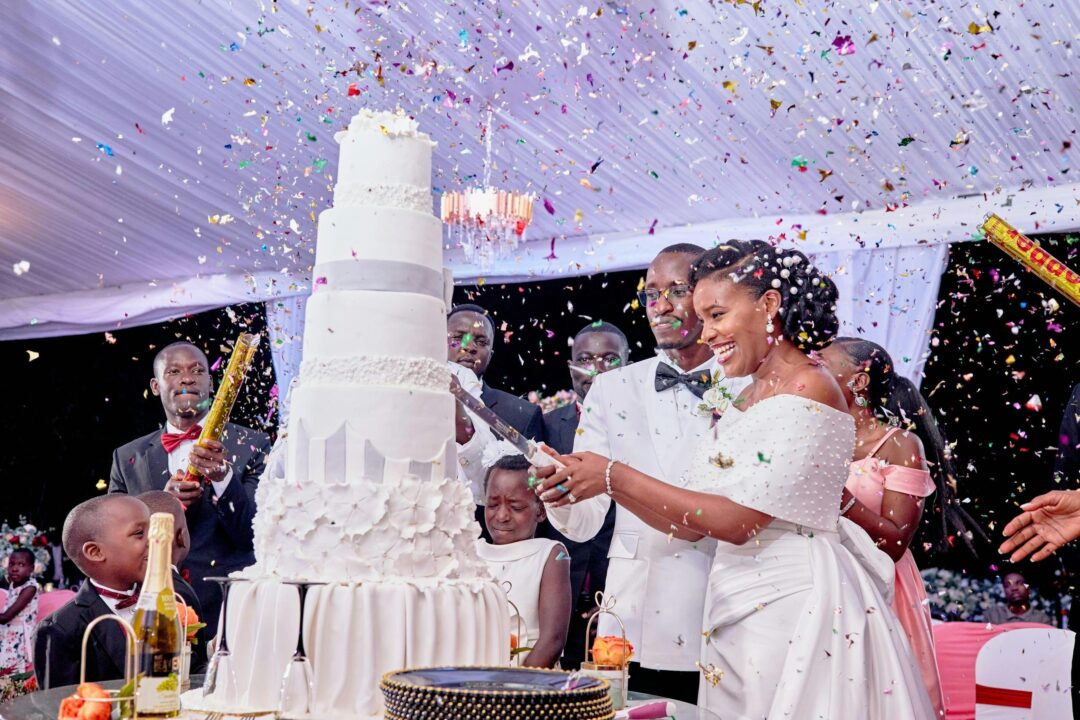 Wedding Cake-Cutting Songs: 30 Sweet Picks (1-Minute Edits) - Paperlust